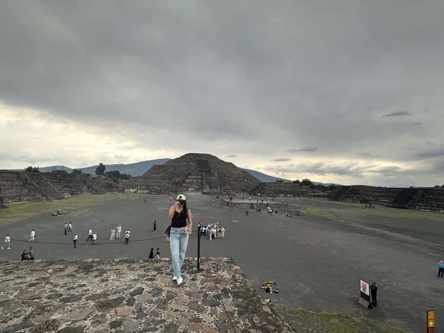 Teotihuacan VIP: Tour of the pyramids and Basilica of Guadalupe, tourist areas - The Viewpoints and Cultural Encounters
