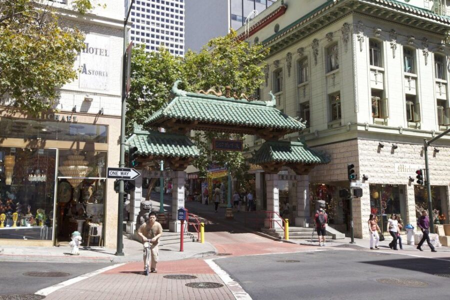 Top 10 Streets of SF, Chinatown & North Beach Highlights - Chinatown: A Colorful, Bustling Hub