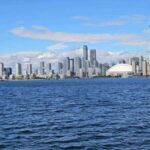 Toronto: Highlights Drive and Walking Tour - Exploring Toronto’s Highlights