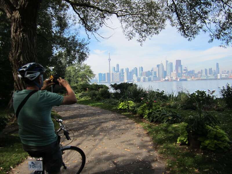 Toronto Islands: Morning or Twilight 3.5-Hour Bike Tour - The Guides & Equipment: Why They Matter
