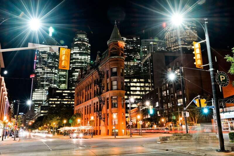 Toronto: Small Group Night Tour with Harbour Boat Cruise - The Land Tour: City Highlights and Hidden Gems