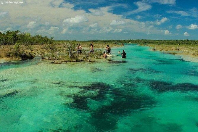 Tour Bacalar - Cenote Azul & MarMol Club with Kayaks from Cancún - The Sum Up