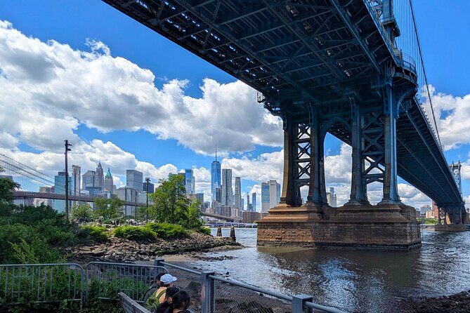 Tours_Brooklyn_Brooklyn Uncovered Iconic Views And Diverse Cultures_D22371 5538650P2 Review - DUMBO: The Iconic Waterfront