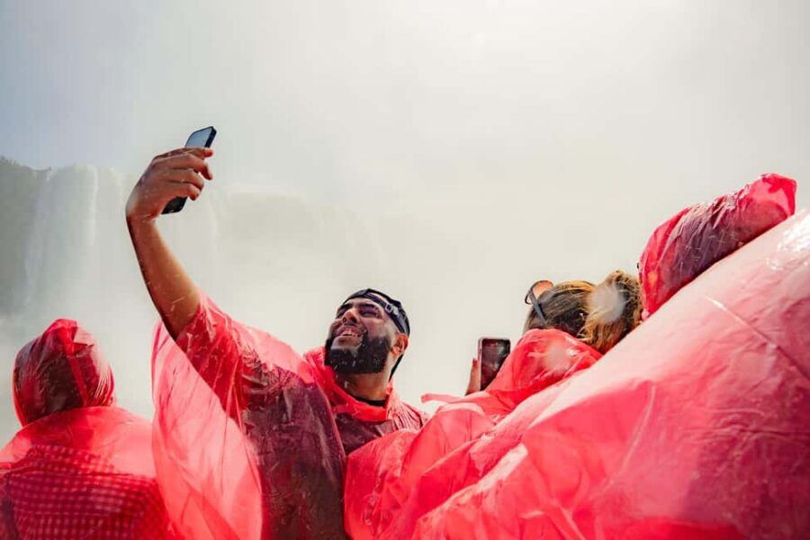 Ultimate Niagara Falls Tour with Boat Cruise - The Value of Guides and Insider Knowledge