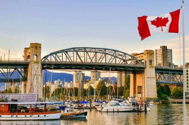 Vancouver : Must-See Attractions Walking Tour With A Guide - The Value of the Tour