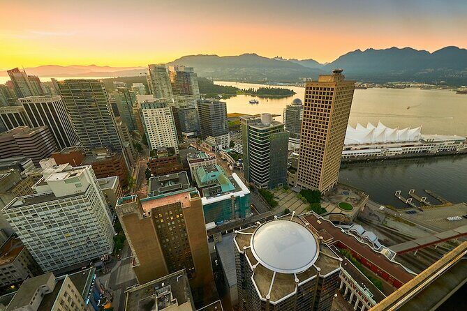 Vancouver Small Group Night Tour w/Capilano + Grouse Mtn Dinner - Authentic Insights from Travelers