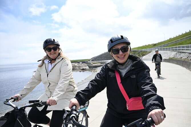 Victoria BC - Coast & Castle Tour by E-Bike - Clover Point Park