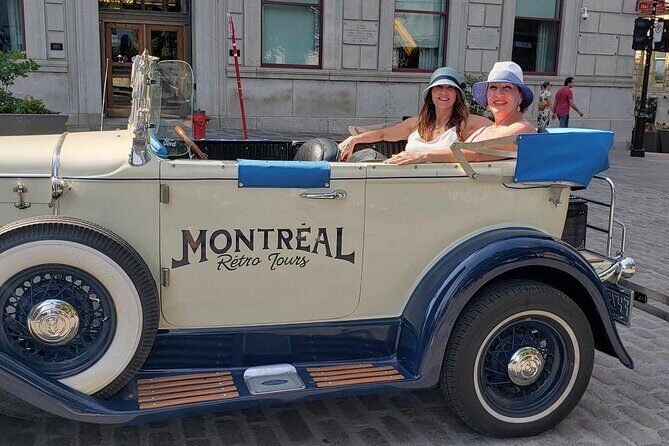 Vintage 1930 convertible ride in Old Montreal w/ old tunes-30min - Meeting Point and Practical Details