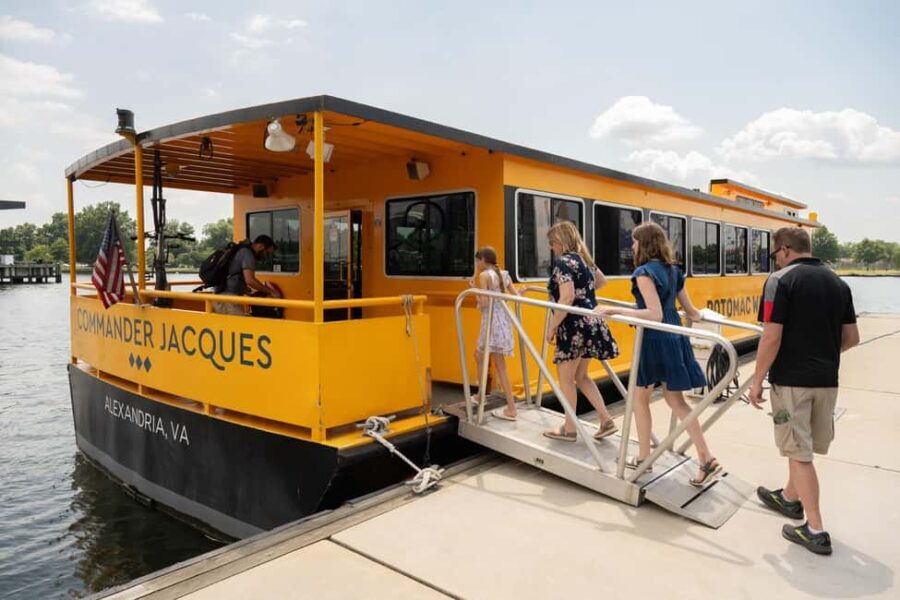 Washington DC: Potomac Cruise and Georgetown Walking Tour - Walking through Georgetown: Sites and Stories