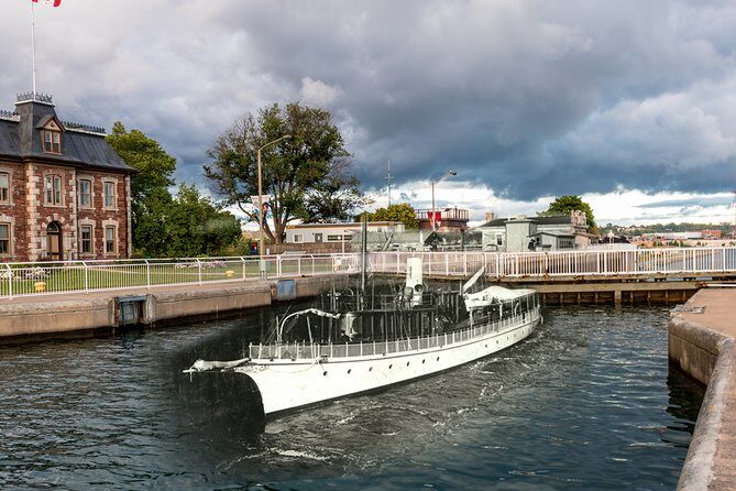 Waterfront Attractions Tour in Sault Saint Marie - Exploring the Itinerary: What to Expect at Each Stop