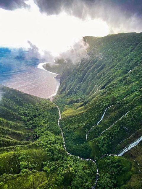 West Maui and Molokai Special 45-Minute Helicopter Tour - The Practical Side: What to Expect