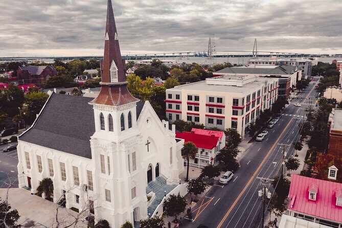 Yuletide Splendor A Christmas Walking Tour in Charleston - Authenticity and Traveler Feedback