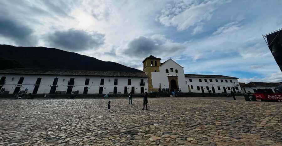 BOGOTA: Tour of Villa de Leyva, Ráquira, Pozos Azules and Puente de Boyacá - An In-Depth Look at the Experience