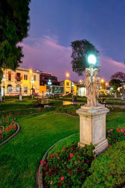 Bohemian tour of Barranco with dinner - Dinner and Folkloric Show: The Perfect End to the Evening
