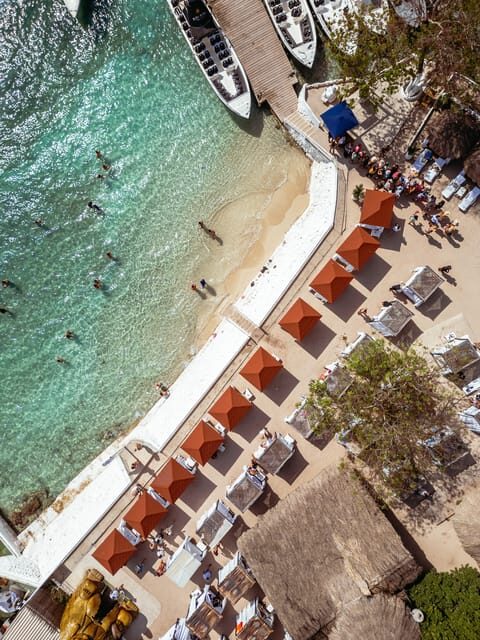 BORA BORA AREA CLUB - Facilities and Ambiance