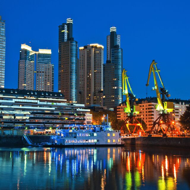 BUENOS AIRES: CITY TOUR PREMIUM - Transport, Guide, and Group Dynamics