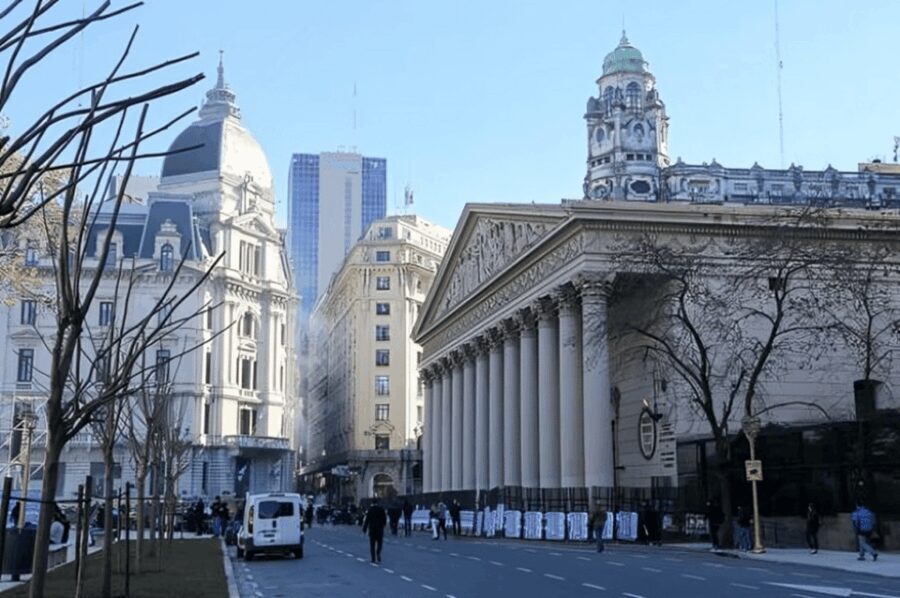 Buenos Aires : Highlights Walking Tour With A Guide - Why the Tour Works for Travelers