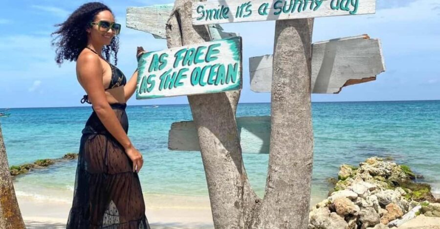 Cartagena: Cristal Beach Day Trip with Cocktail and Lunch - Who Should Consider This Tour?