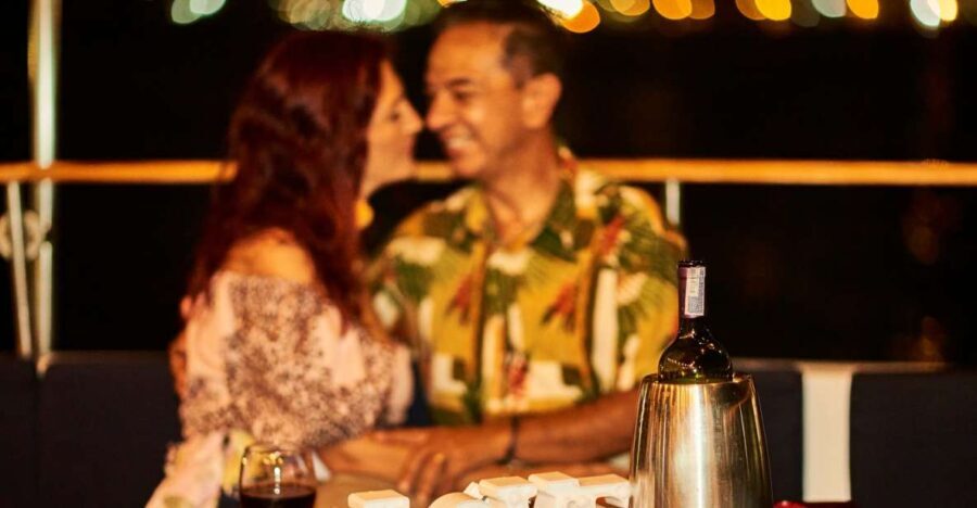 Cartagena: Cruise by the Bay with Dinner and Wine - About Logistics and Practical Tips