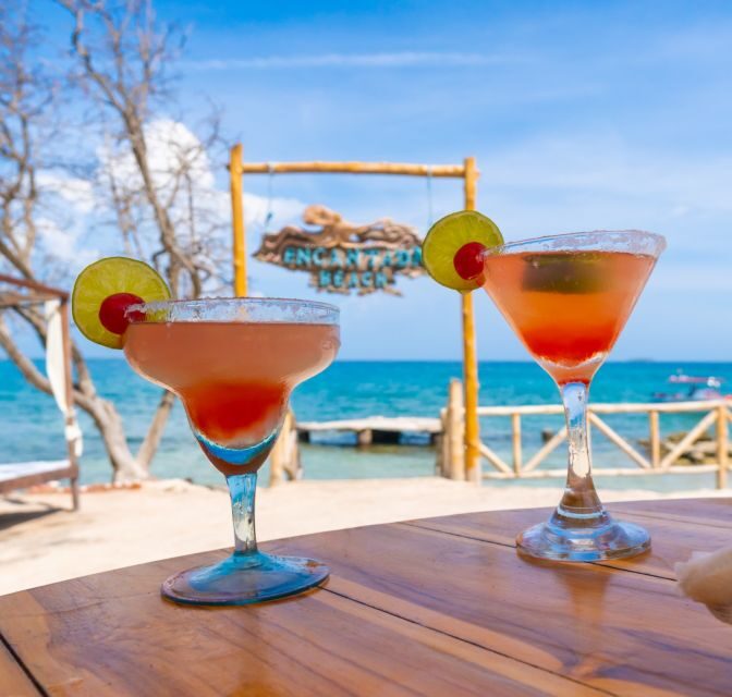 Cartagena: Encantada in Rosario Islands Boat Trip - Detailed Breakdown of the Itinerary