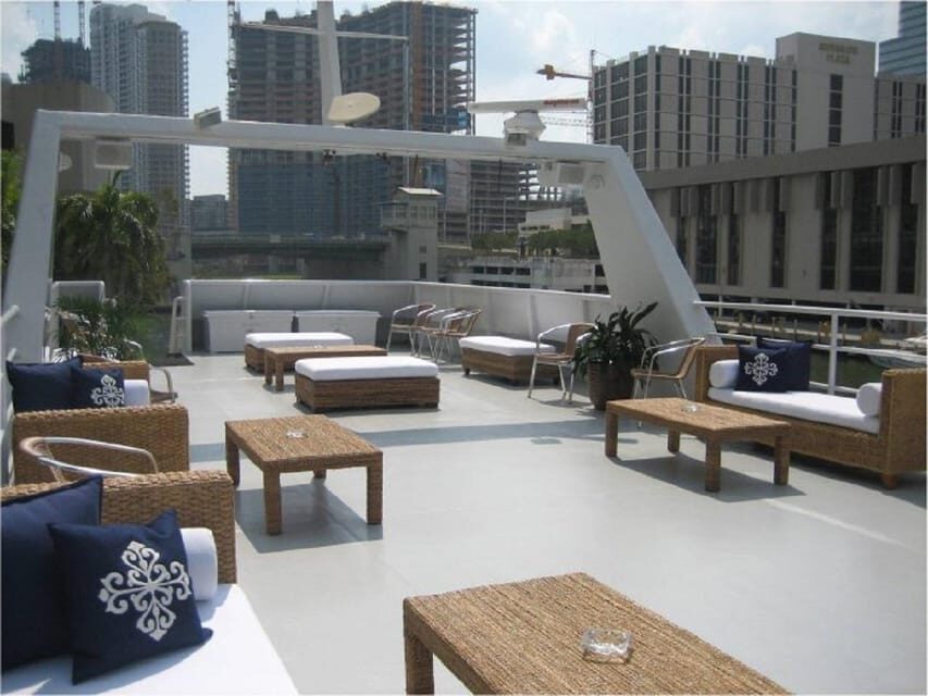 Cartagena: EXCLUSIVE SUNSET ON YACHT IN THE BAY WITH LIQUOR - Considerations Before Booking