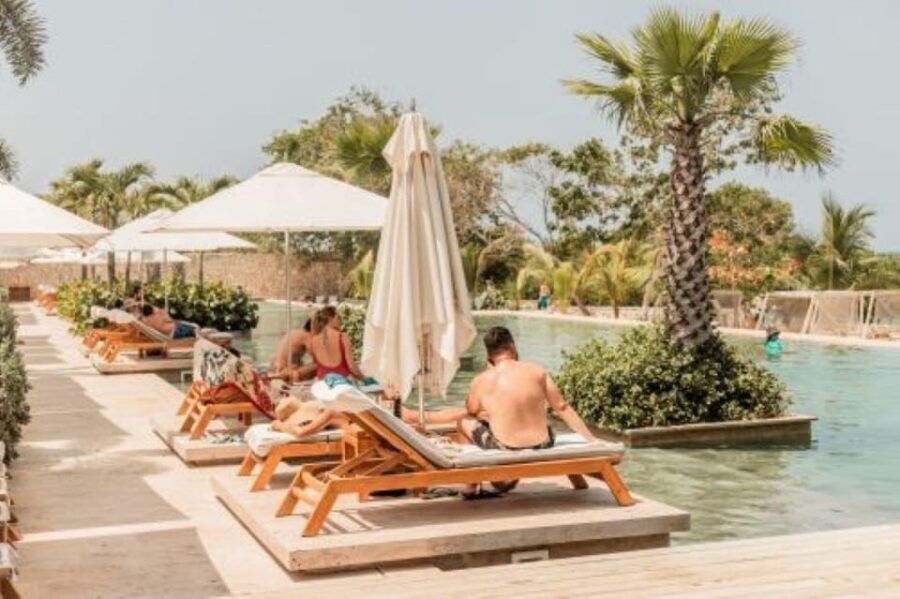 Cartagena: Makani Luxury Beach Club Day Pass - Who Should Consider This Experience?