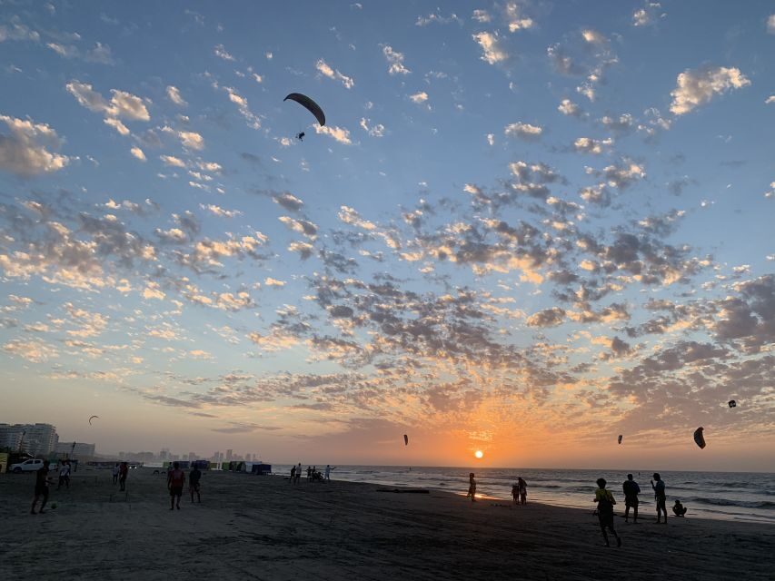 Cartagena: Paratriking Flight from the Beach - The Scenic Highlights from Above