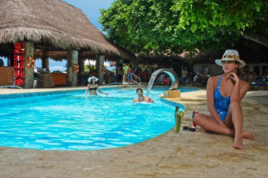 Cartagena: PRIVATE ISLAND in Rosario Islands BUFFET LUNCH - Who Will Love This Tour?