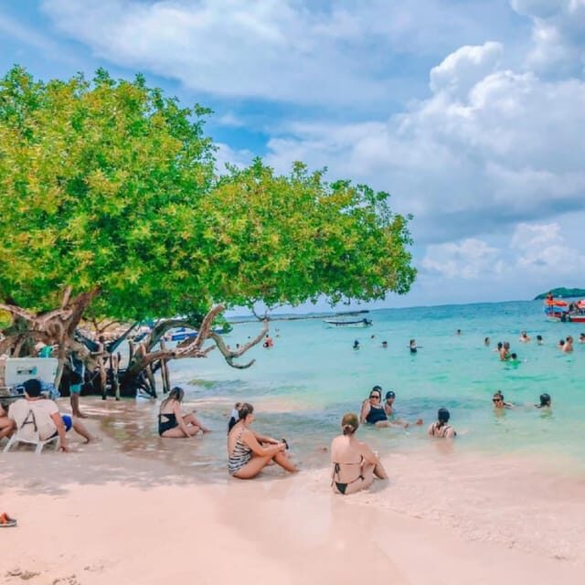 Cartagena: Tour 4 x 1 speedboat-Rosary Islands-Agua Azul-Cholón-Barú - Key Points