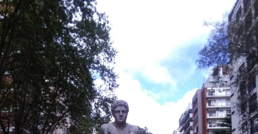 CHACARITA CEMETERY + PARQUE CHAS (LABYRINTH) - A Deep Dive into the Buenos Aires Tour: Chacarita Cemetery + Parque Chas