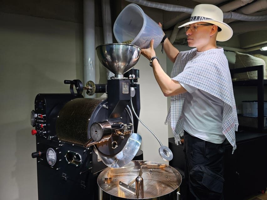 Coffee Experience with roasting show in Comuna 13 - What You Can Expect from This Coffee Tour