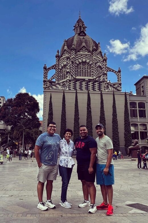 Comuna 13 & Downtown Medellin: From violence to innovation - Practical Details and Value