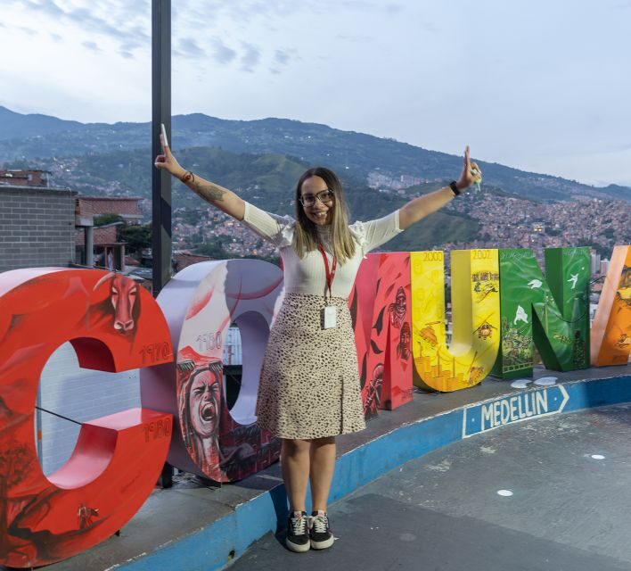 Comuna 13: Graffiti Tour with Tasting, Live Show, & Gallery - The Value of the Experience