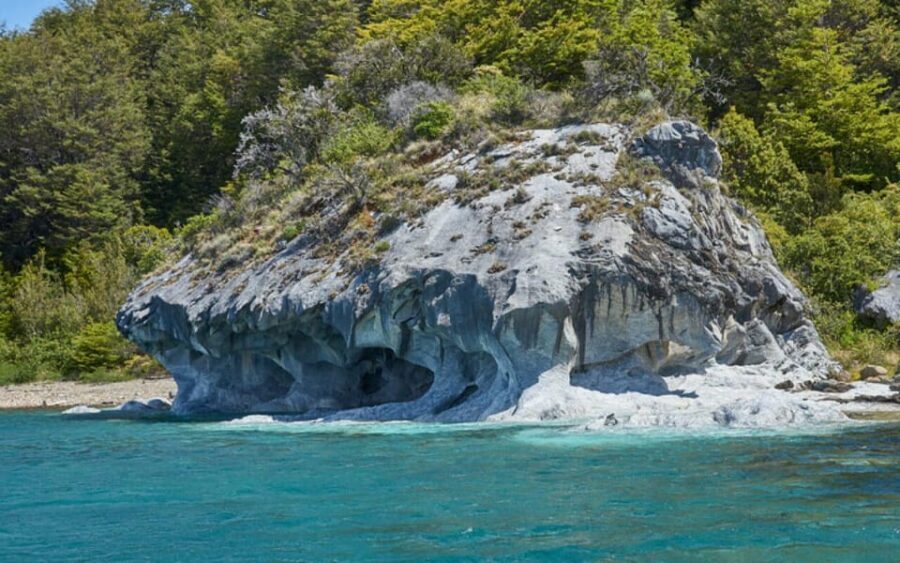 Coyhaique: Marble Chapels and Lake General Carrera Tour - Puerto Tranquilo and the First Stops