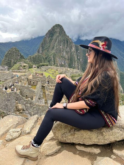 Cusco : Machupicchu + Lunch | Full Day - Analyzing the Journey: From Cusco to Machu Picchu