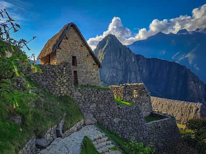 Excursion from Cusco to Machu Picchu + Entrance Tickets Incl - Who Should Consider This Tour?