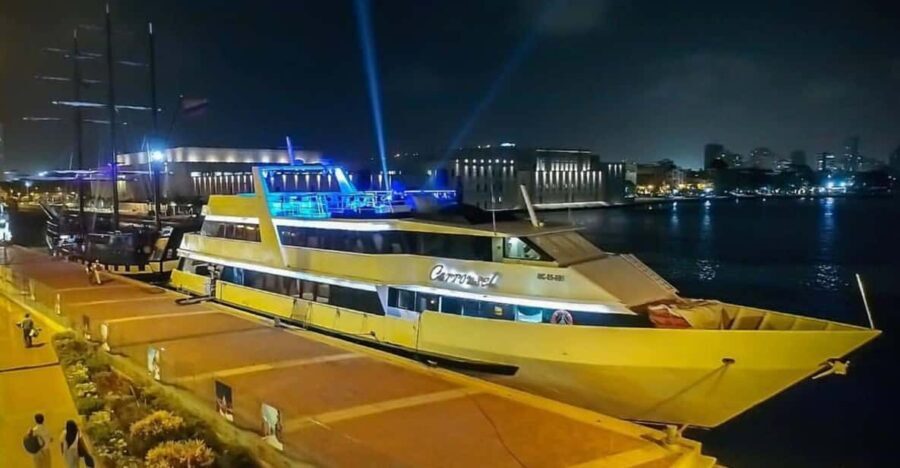 Exotic Yacht - Tour through the bay of Cartagena - Navigating through Cartagena Bay & Bahía de las Ánimas