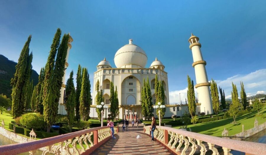 From Bogota: Jaime Duque Park and zoo with ticket included - The Practicalities: How the Day Unfolds