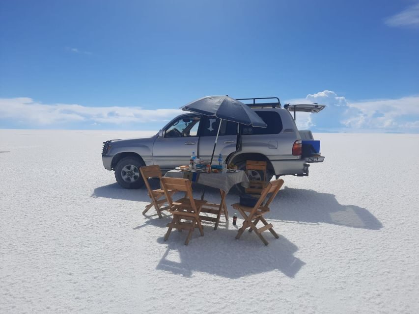 From La Paz: Uyuni salt flats and red lagoon by bus - What Makes This Tour Stand Out?