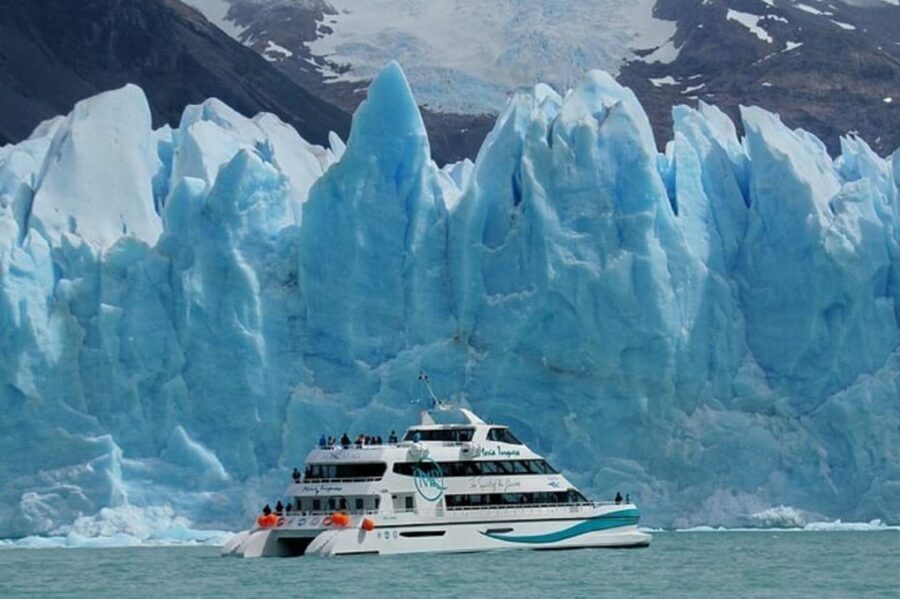 Gourmet Navigation through the Glaciers - What Makes This Tour Stand Out?