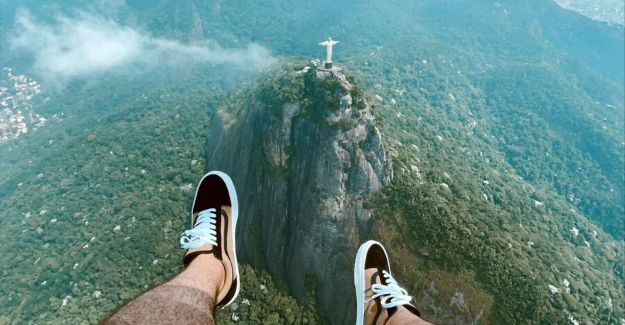 Helicopter flight no doors in Rio de Janeiro - What Makes It Special? The Unique Experience of Doors-Off Flight