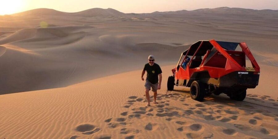 Ica: Sandboarding and Buggy in Huacachina Oasis - Sandboarding: The Main Highlight