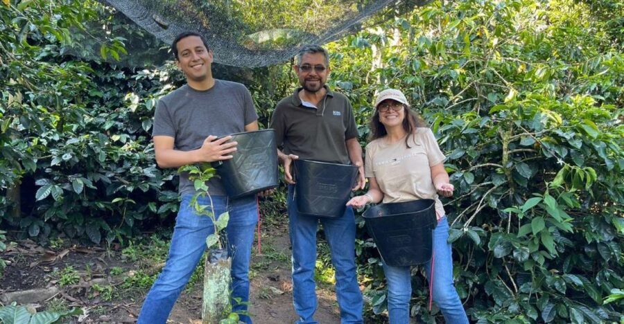 I'm Jessica, and I can't wait to guide you in Guatape - Is this tour worth it?