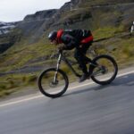 La Paz: Mountain Bike Down the World's Most Dangerous Road - The Descent: From Alpine to Jungle