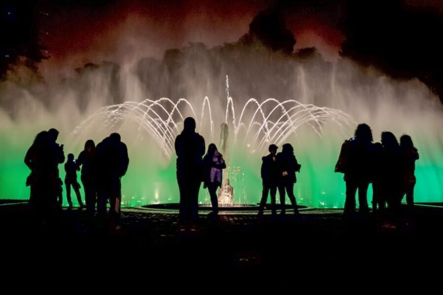 Lima: Water Magic Circuit, Downtown and Catacombs Night Tour - Who Will Love This Tour?