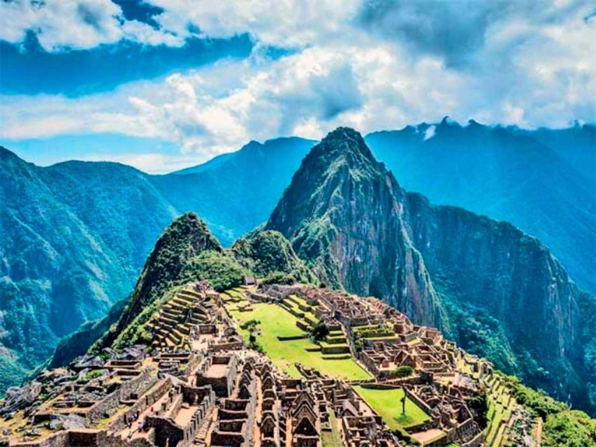 Machu Picchu Private: Exclusive Adventure from Cusco + Lunch - The Journey Begins: From Cusco to Machu Picchu