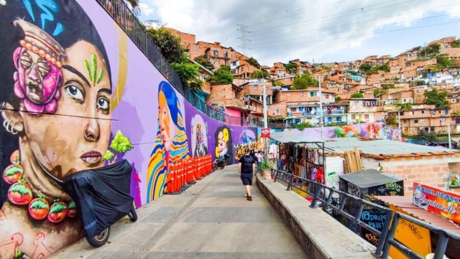 Medellín: Comuna 13 and Graffiti Walking Tour with Snacks - Who Will Love This Tour?