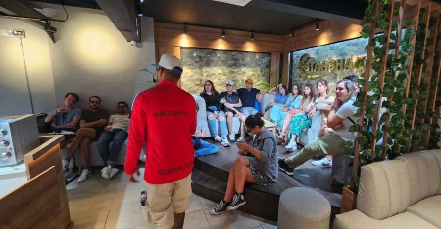 Medellín: Comuna 13 Graffiti Tour with Protein Shake Making - Exploring the Tour Itself