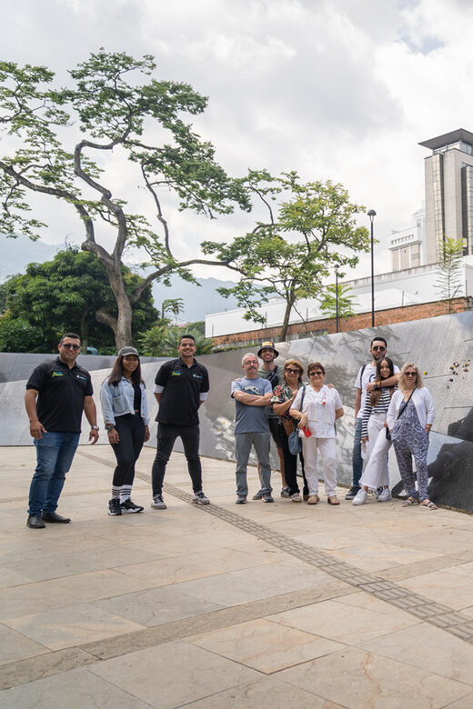 Medellín: Pablo Escobar Tour incl. museum & transportation - Visiting Key Sites