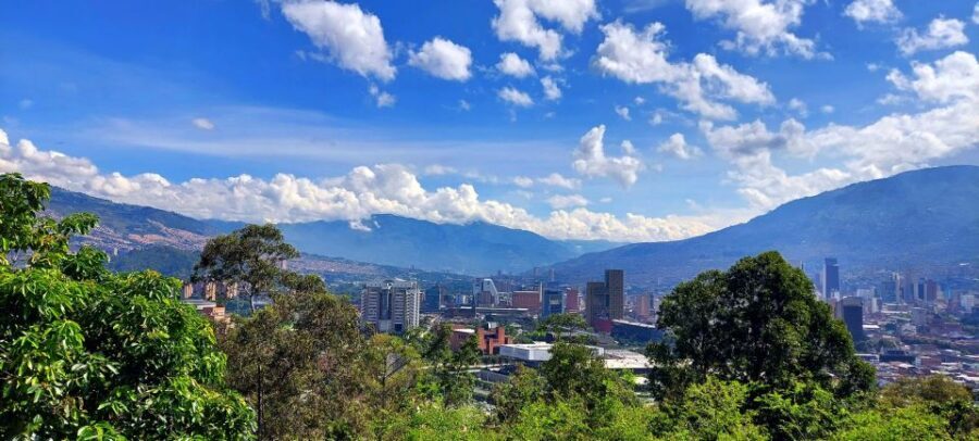 Medellín: Private City Tour with Metrocable and Comuna 13 - A Closer Look at the Itinerary